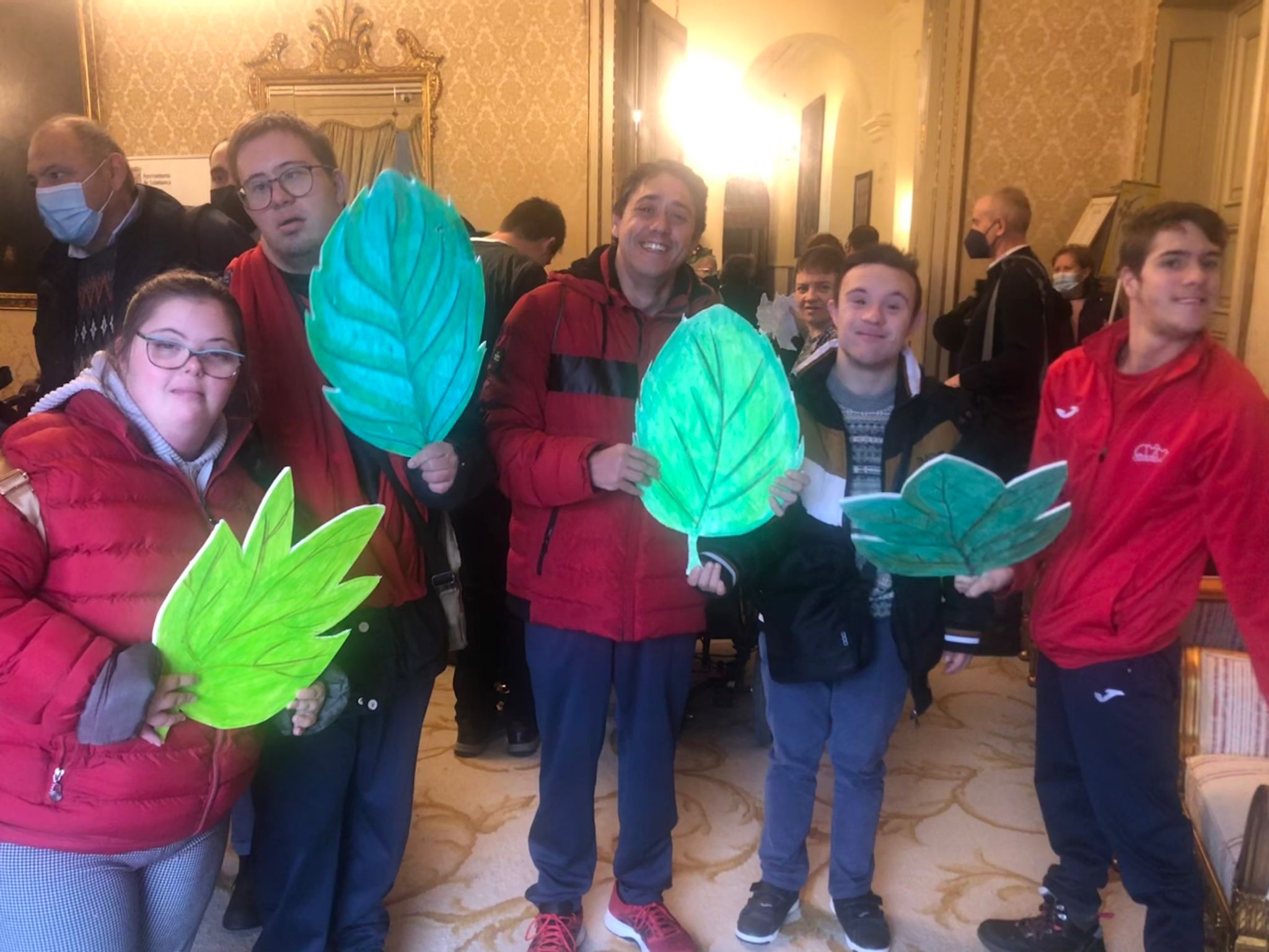 “Somos hojas: somos personas diversas, diferentes y únicas.” 3 de ...