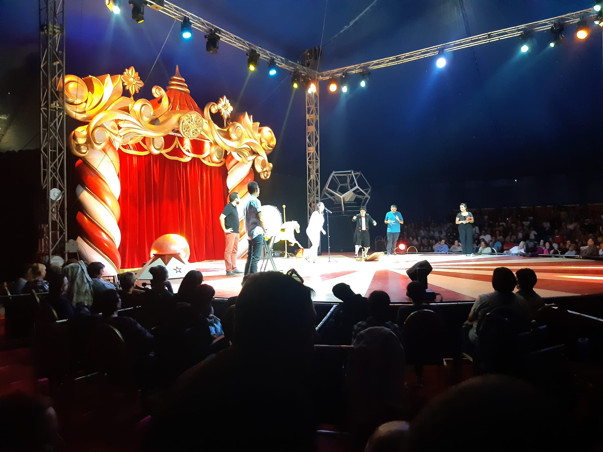 Función inclusiva del espectáculo de Origins de Stellar Circus - Aviva ...